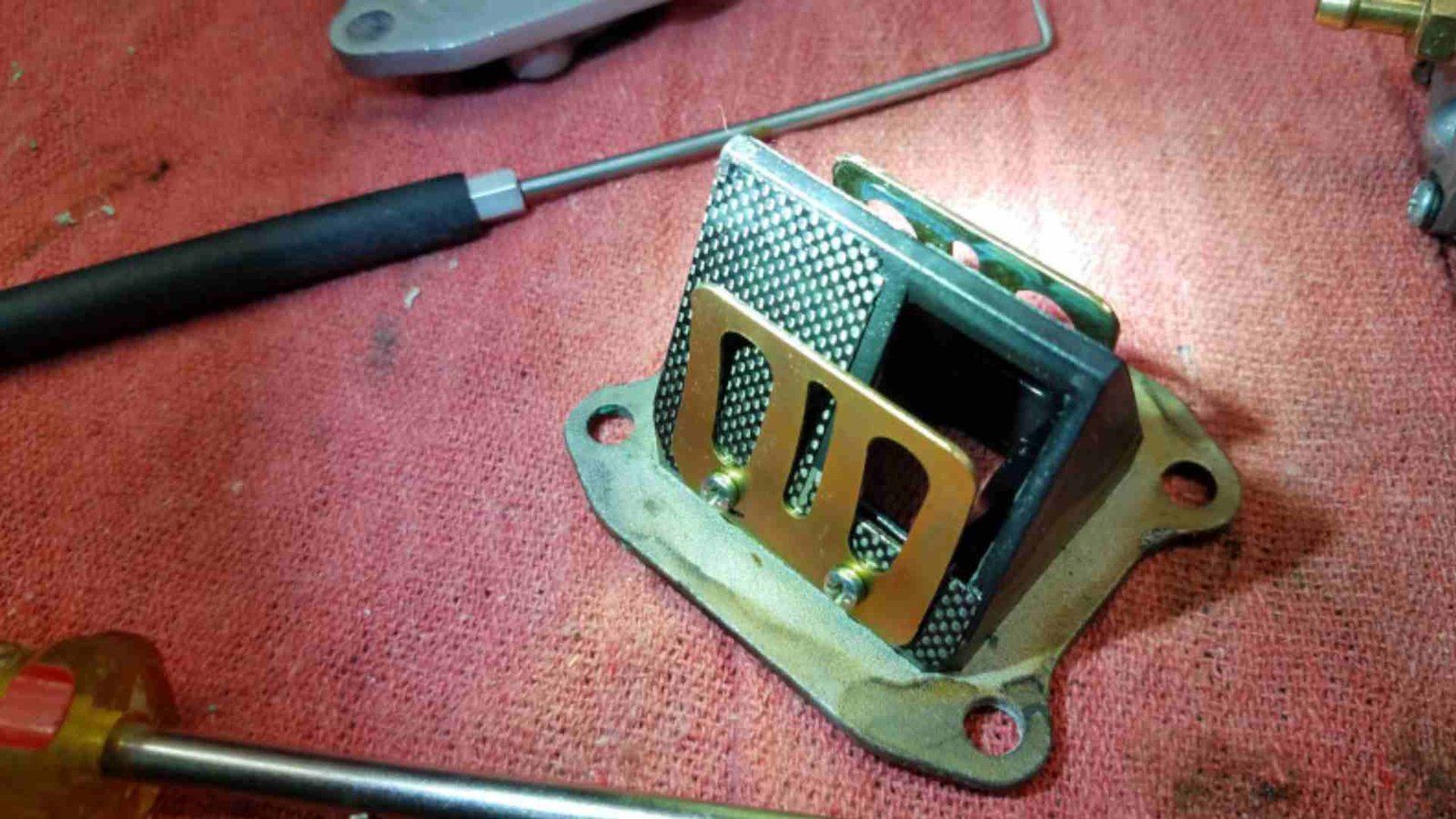 Installing Performance Reeds in a 2-Stroke Outboard – JLM Marine Boat ...